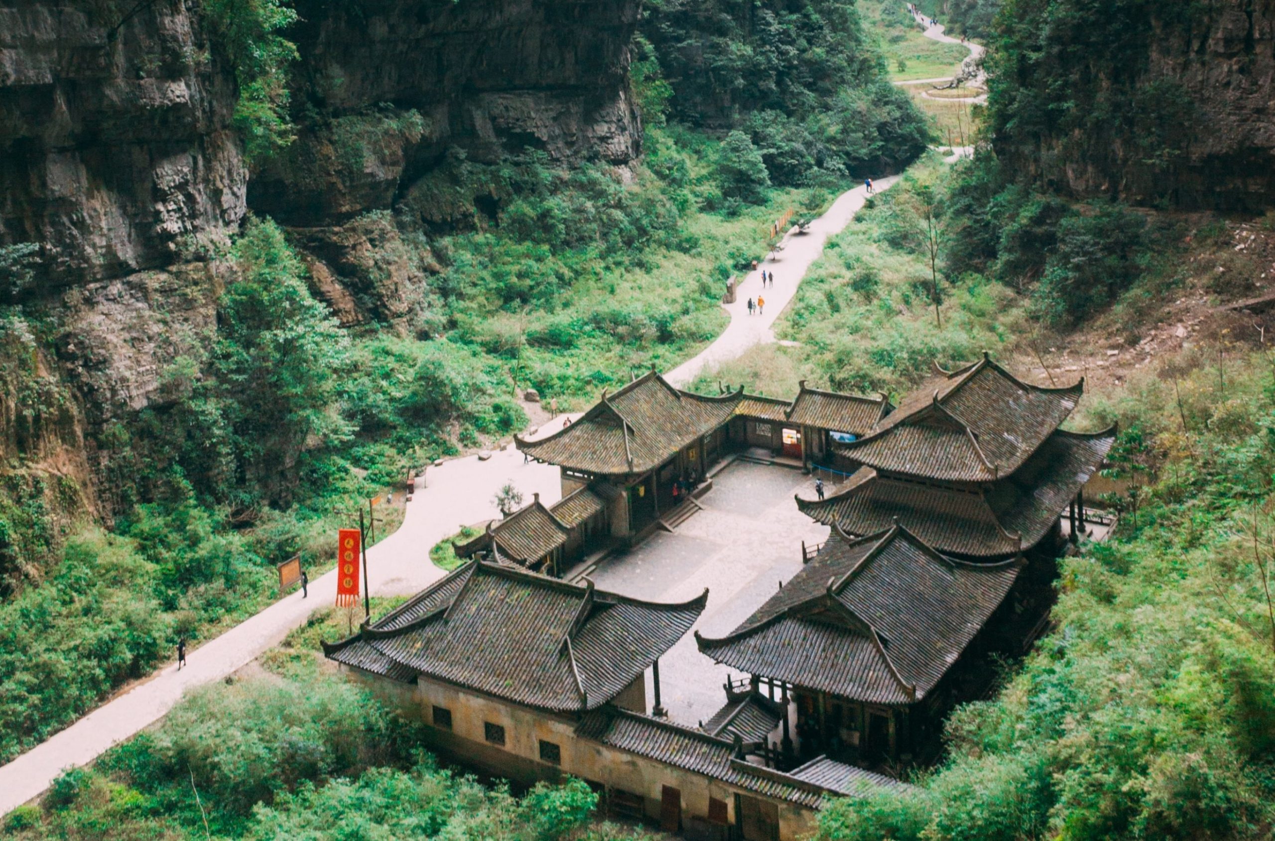 Three Natural Bridges, Wulong, Chongqing - Getty Images (2) - Mushroom ...